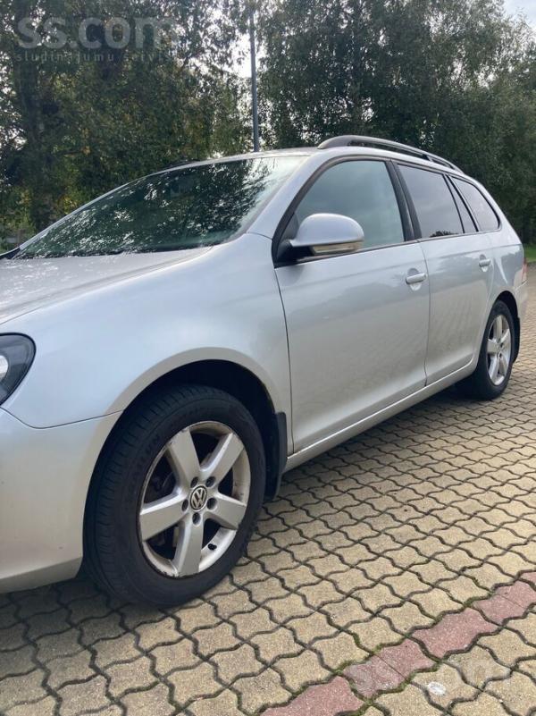 Volkswagen Golf 2013 Ventspils vietnē Pelēks Volkswagen Golf 2013 Ventspils, ar dzinēja tilpumu 1.60 L un nobraukumu 419 tūkst. km par 2500 €, foto 3 vietnē AUTOMOTO.COM.LV