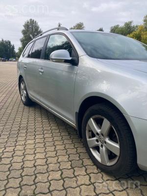 Pelēks Volkswagen Golf 2013 Ventspils, ar dzinēja tilpumu 1.60 L un nobraukumu 419 tūkst. km par 2500 €, foto 4 vietnē AUTOMOTO.COM.LV