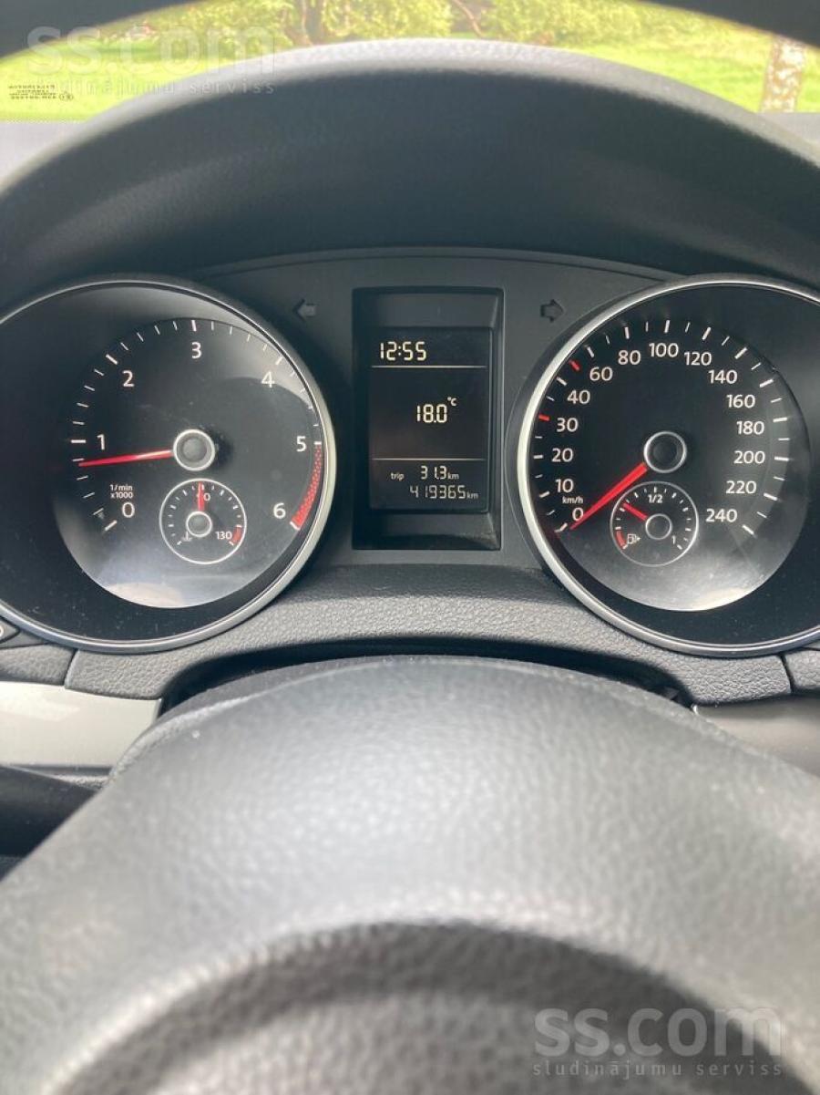 Pelēks Volkswagen Golf 2013 Ventspils, ar dzinēja tilpumu 1.60 L un nobraukumu 419 tūkst. km par 2500 €, foto 8 vietnē AUTOMOTO.COM.LV