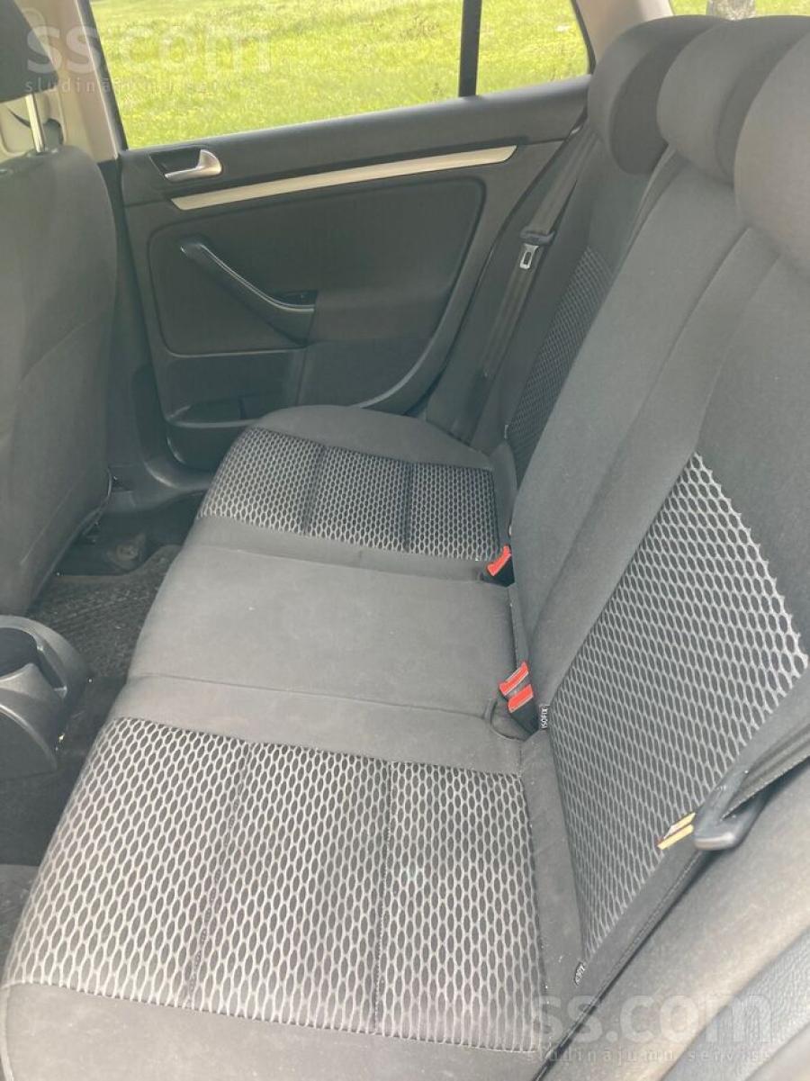 Pelēks Volkswagen Golf 2013 Ventspils, ar dzinēja tilpumu 1.60 L un nobraukumu 419 tūkst. km par 2500 €, foto 10 vietnē AUTOMOTO.COM.LV