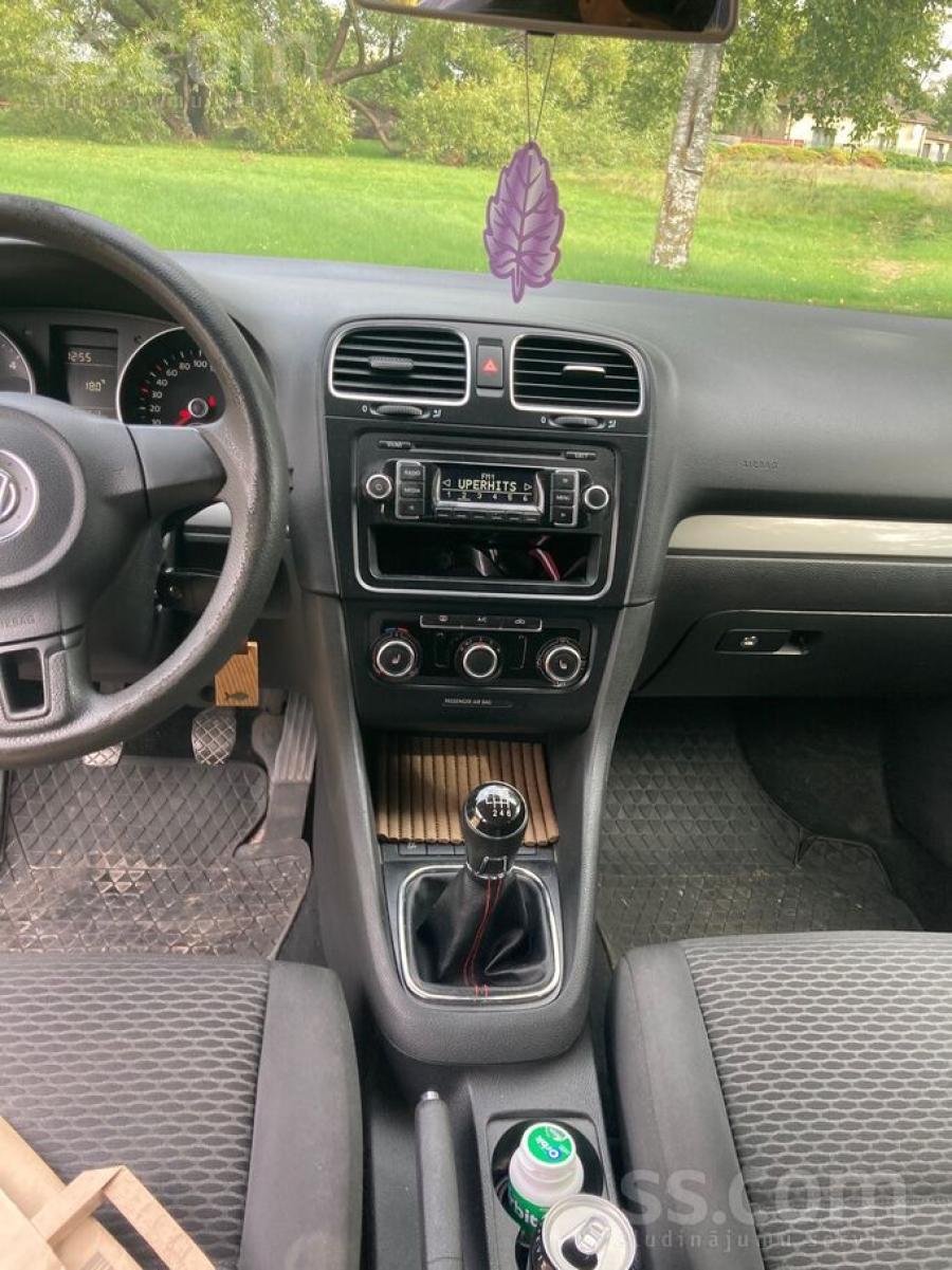 Pelēks Volkswagen Golf 2013 Ventspils, ar dzinēja tilpumu 1.60 L un nobraukumu 419 tūkst. km par 2500 €, foto 11 vietnē AUTOMOTO.COM.LV