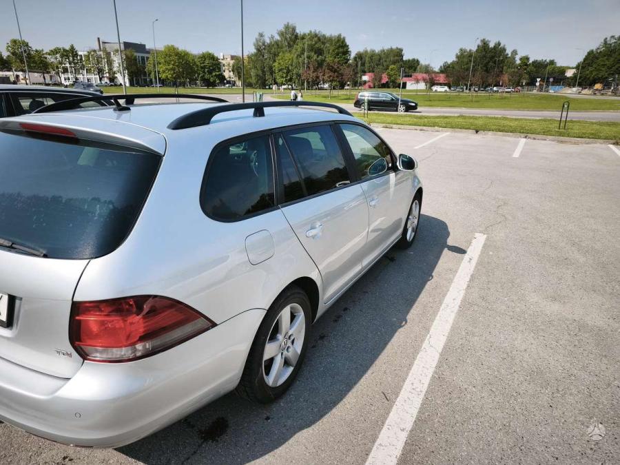 Pelēks Volkswagen Golf 2013 Kauņa, ar dzinēja tilpumu 1.60 L un nobraukumu 213 tūkst. km par 4000 €, foto 4 vietnē AUTOMOTO.COM.LV