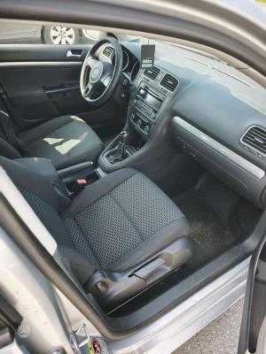 Pelēks Volkswagen Golf 2013 Kauņa, ar dzinēja tilpumu 1.60 L un nobraukumu 213 tūkst. km par 4000 €, foto 5 vietnē AUTOMOTO.COM.LV