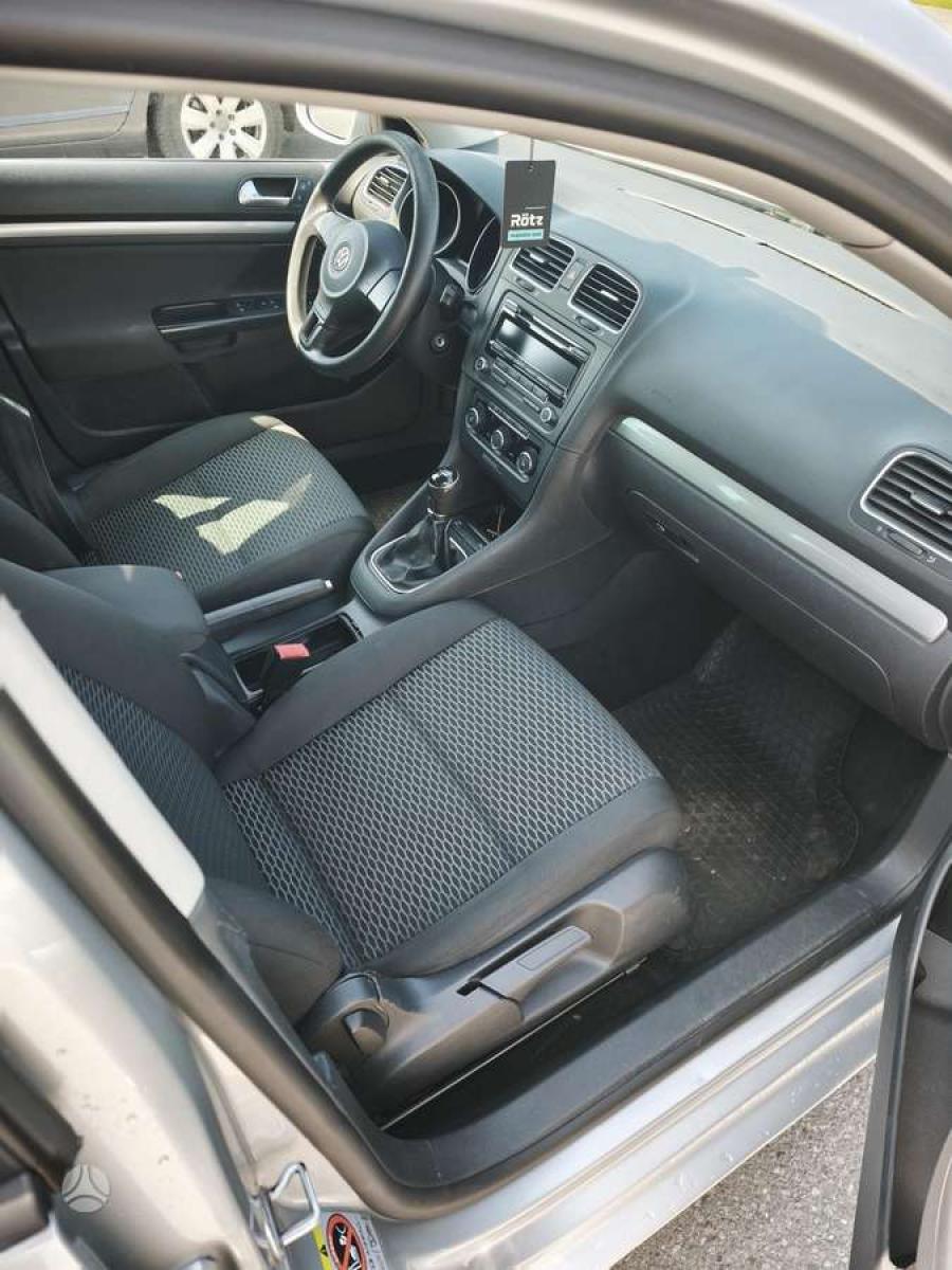 Pelēks Volkswagen Golf 2013 Kauņa, ar dzinēja tilpumu 1.60 L un nobraukumu 213 tūkst. km par 4000 €, foto 5 vietnē AUTOMOTO.COM.LV