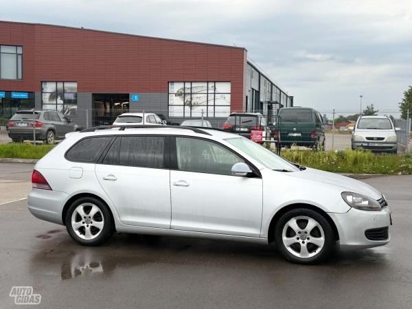 Volkswagen Golf 2013 in Silute on AUTOMOTO.COM.LV Grey Volkswagen Golf 2013 in Silute, with an engine capacity of 1.60 L and mileage of 390 thousand km for 2799 €, photo 7 on AUTOMOTO.COM.LV