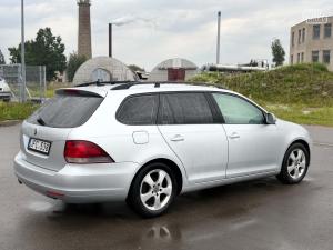 Grey Volkswagen Golf 2013 in Silute, with an engine capacity of 1.60 L and mileage of 390 thousand km for 2799 €, photo 8 on AUTOMOTO.COM.LV