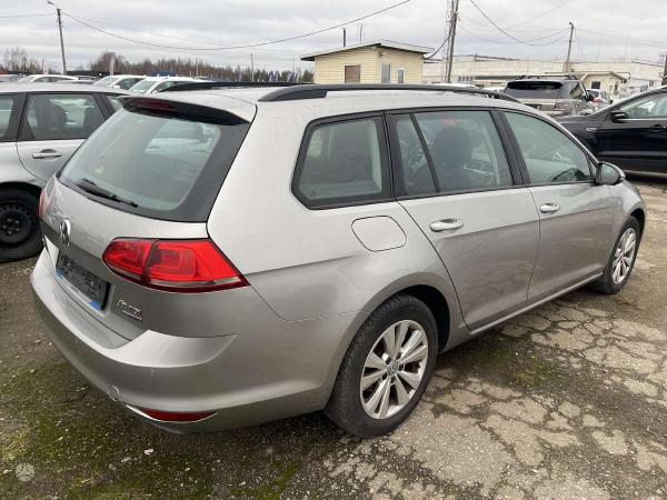 Grey Volkswagen Golf 2014 in Panevezys, with an engine capacity of 1.60 L and mileage of 239 thousand km for 5500 €, photo 4 on AUTOMOTO.COM.LV