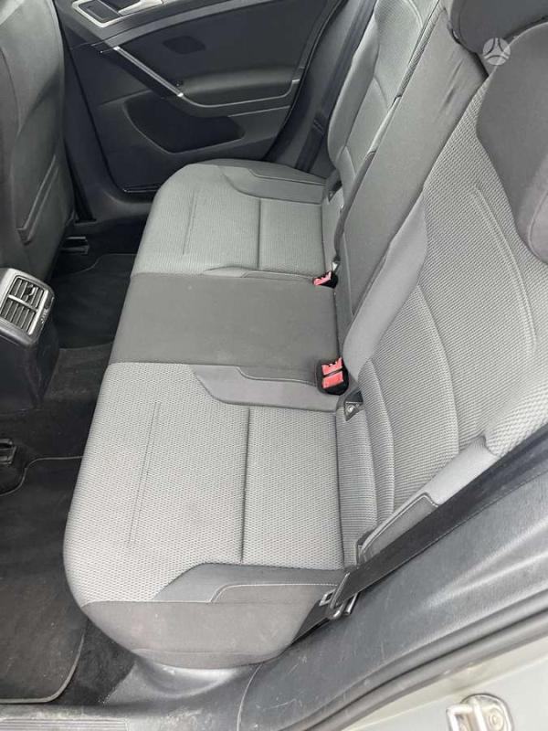Grey Volkswagen Golf 2014 in Panevezys, with an engine capacity of 1.60 L and mileage of 239 thousand km for 5500 €, photo 8 on AUTOMOTO.COM.LV