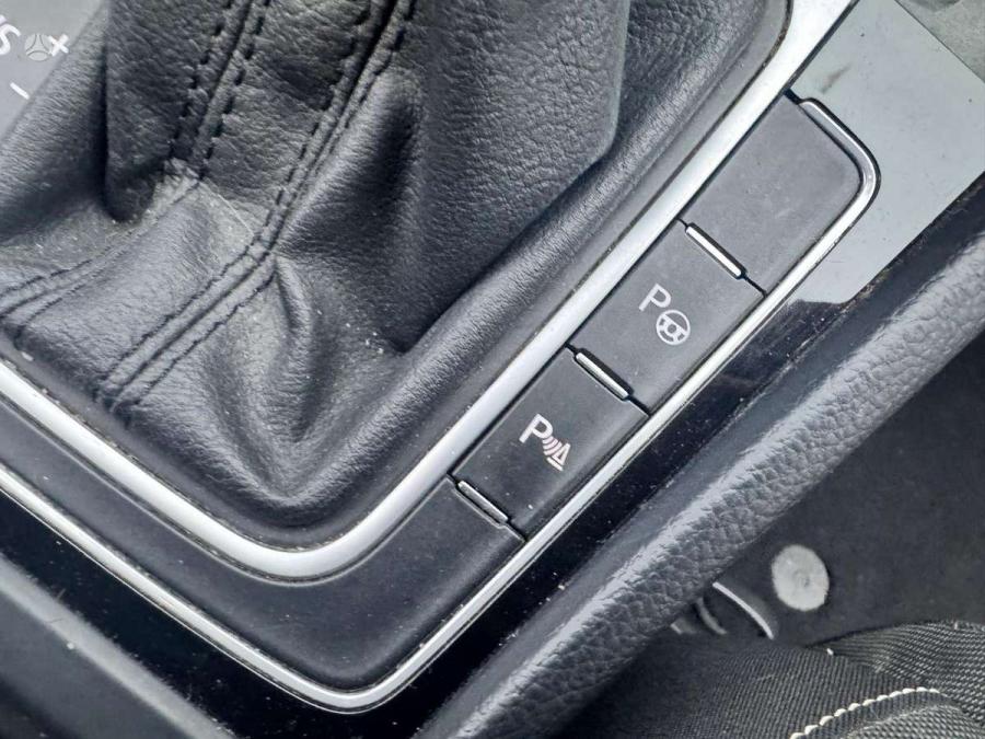 Pelēks Volkswagen Golf 2014 Kauņa, ar dzinēja tilpumu 1.40 L un nobraukumu 234 tūkst. km par 5550 €, foto 13 vietnē AUTOMOTO.COM.LV