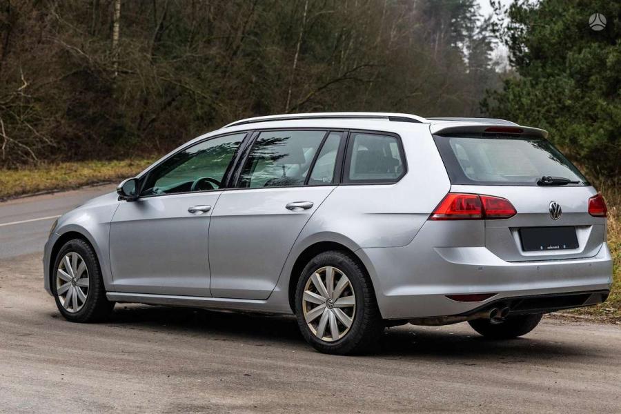 Pelēks Volkswagen Golf 2014 Viļņa, ar dzinēja tilpumu 1.97 L un nobraukumu 318 tūkst. km par 7100 €, foto 4 vietnē AUTOMOTO.COM.LV