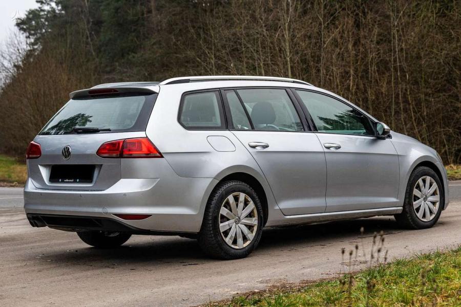 Pelēks Volkswagen Golf 2014 Viļņa, ar dzinēja tilpumu 1.97 L un nobraukumu 318 tūkst. km par 7100 €, foto 6 vietnē AUTOMOTO.COM.LV