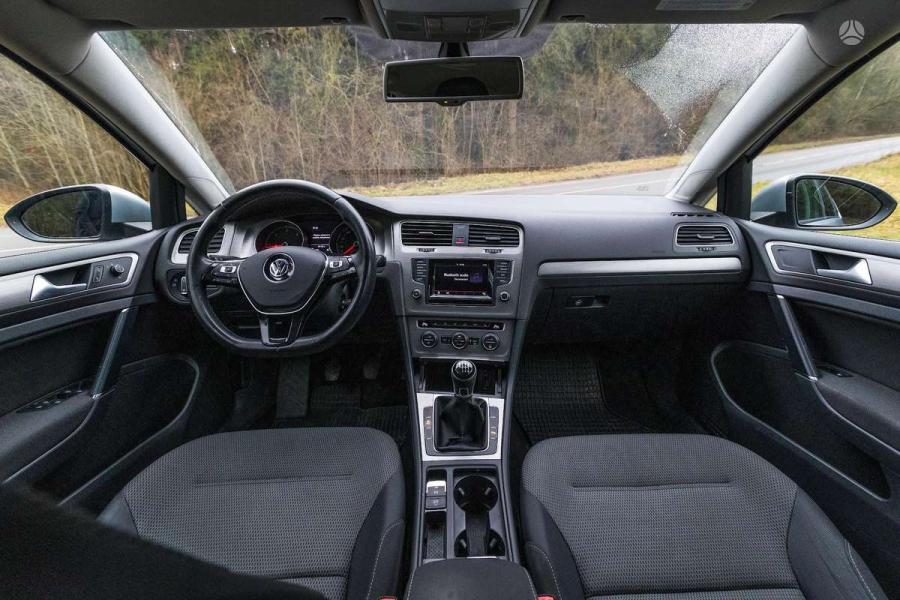 Pelēks Volkswagen Golf 2014 Viļņa, ar dzinēja tilpumu 1.97 L un nobraukumu 318 tūkst. km par 7100 €, foto 11 vietnē AUTOMOTO.COM.LV