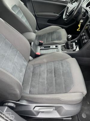 Grey Volkswagen Golf 2014 in Vilnius, with an engine capacity of 1.60 L and mileage of 207 thousand km for 5850 €, photo 8 on AUTOMOTO.COM.LV