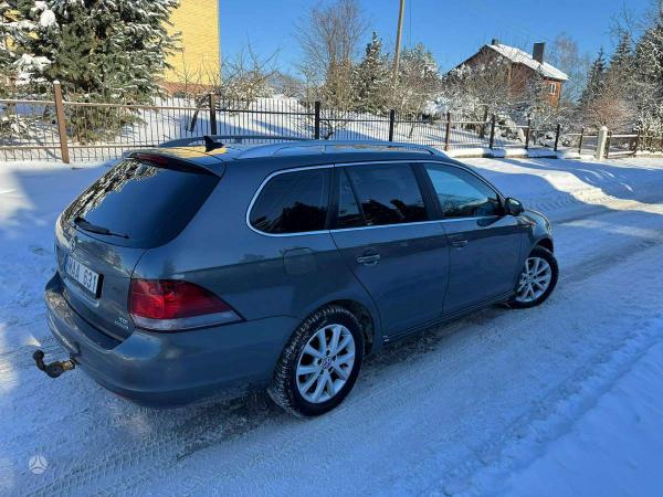 Pelēks Volkswagen Golf 2014 Viļņa, ar dzinēja tilpumu 1.60 L un nobraukumu 240 tūkst. km par 4450 €, foto 3 vietnē AUTOMOTO.COM.LV
