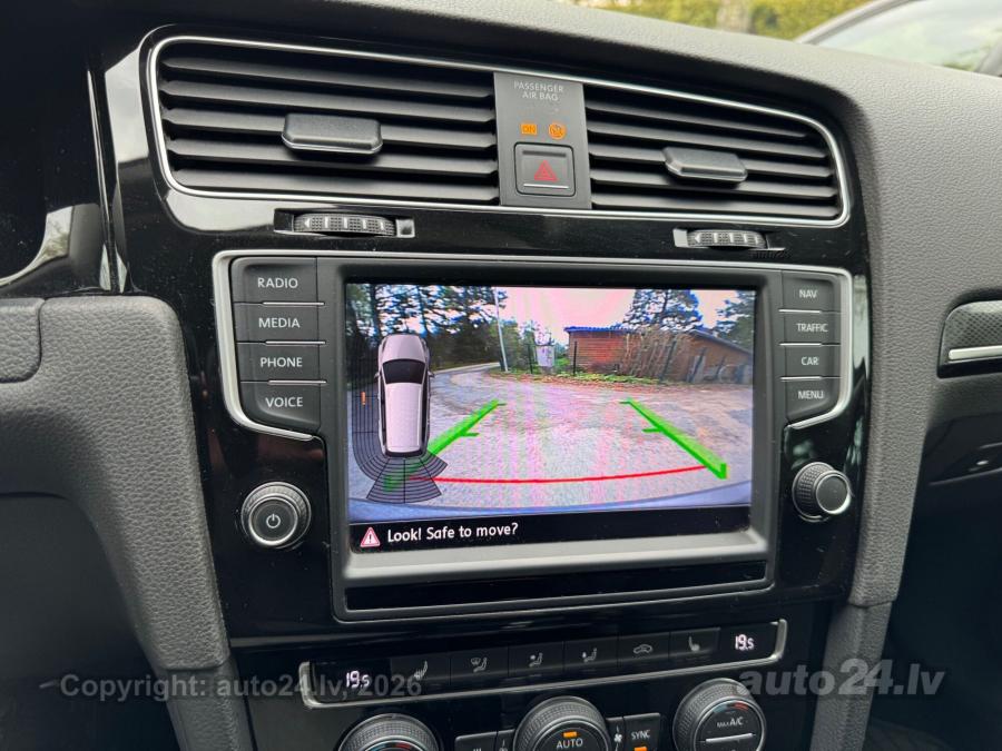 Grey Volkswagen Golf 2014 in Tallinn, with an engine capacity of 2.00 L and mileage of 280 thousand km for 5999 €, photo 9 on AUTOMOTO.COM.LV