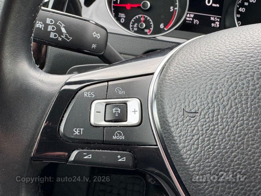 Grey Volkswagen Golf 2014 in Tallinn, with an engine capacity of 2.00 L and mileage of 280 thousand km for 5999 €, photo 12 on AUTOMOTO.COM.LV