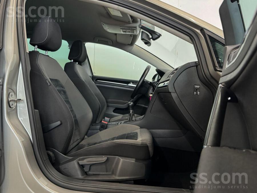 Grey Volkswagen Golf 2014 in Jurmala, with an engine capacity of 1.60 L and mileage of 226 thousand km for 7450 €, photo 16 on AUTOMOTO.COM.LV