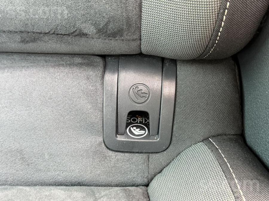 Grey Volkswagen Golf 2014 in Jurmala, with an engine capacity of 1.60 L and mileage of 226 thousand km for 7450 €, photo 19 on AUTOMOTO.COM.LV