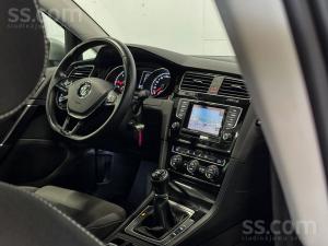 Grey Volkswagen Golf 2014 in Jurmala, with an engine capacity of 1.60 L and mileage of 226 thousand km for 7450 €, photo 21 on AUTOMOTO.COM.LV
