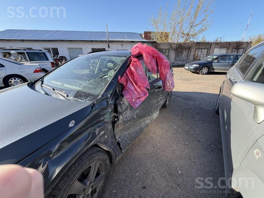 Pelēks Volkswagen Golf 2014 Daugavpils, ar dzinēja tilpumu 1.60 L un nobraukumu 0 tūkst. km par 2400 €, foto 6 vietnē AUTOMOTO.COM.LV