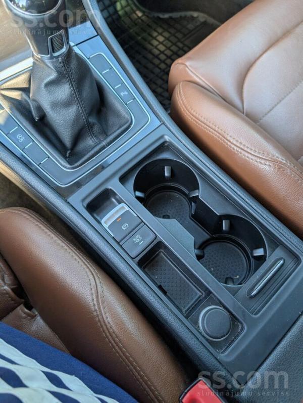 Pelēks Volkswagen Golf 2014 Rīga, ar dzinēja tilpumu 2.00 L un nobraukumu 254 tūkst. km par 5700 €, foto 9 vietnē AUTOMOTO.COM.LV