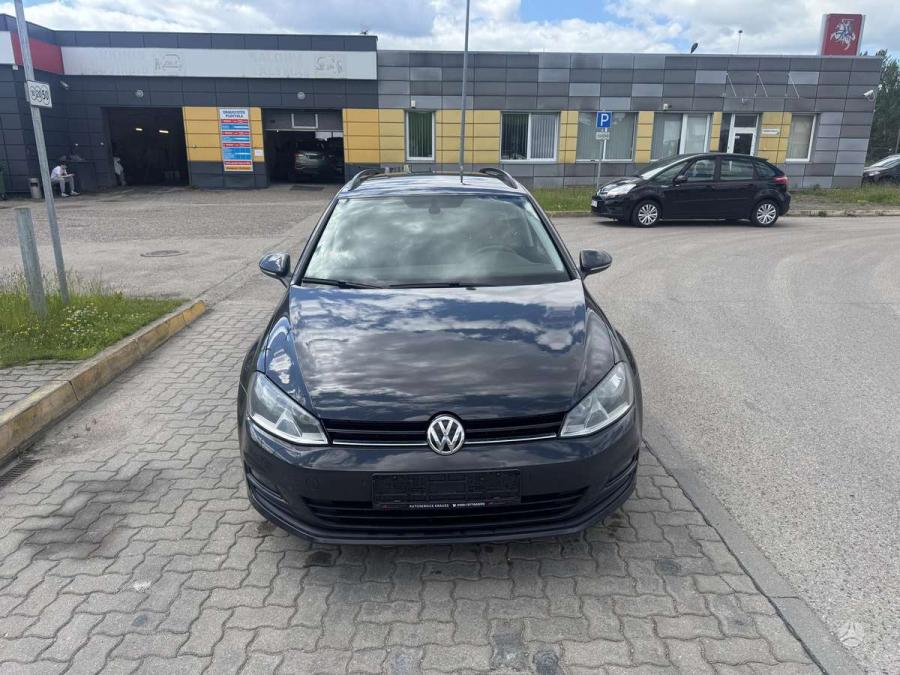 Grey Volkswagen Golf 2014 in Kaunas, with an engine capacity of 1.60 L and mileage of 219 thousand km for 5350 €, photo 3 on AUTOMOTO.COM.LV