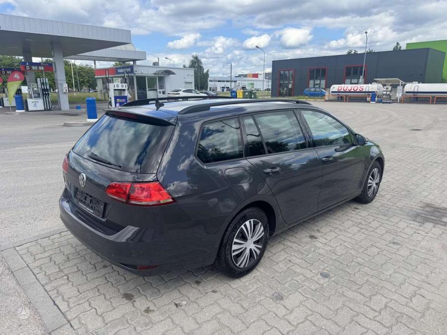 Grey Volkswagen Golf 2014 in Kaunas, with an engine capacity of 1.60 L and mileage of 219 thousand km for 5350 €, photo 6 on AUTOMOTO.COM.LV