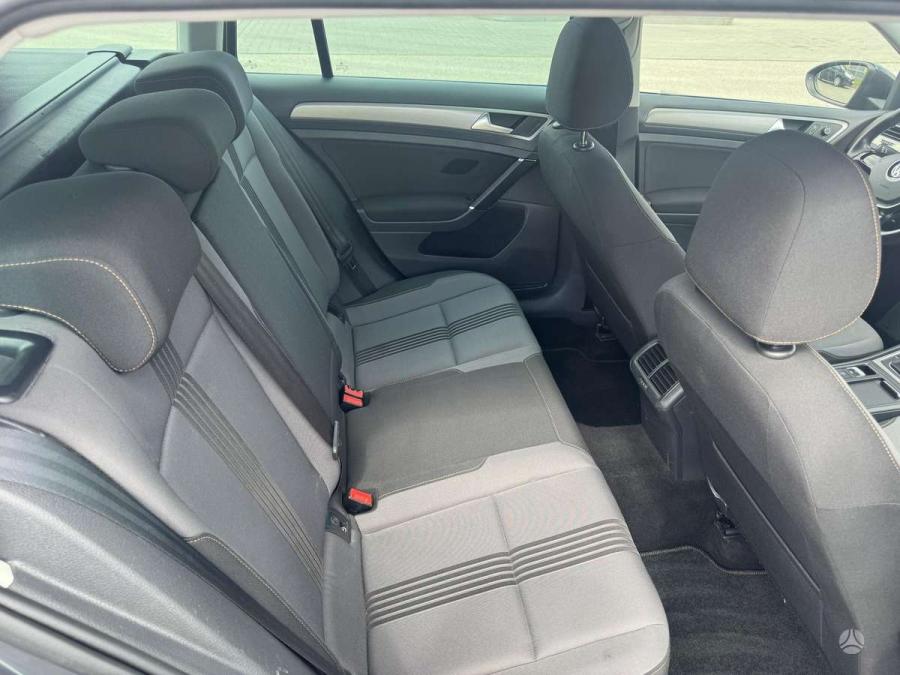 Grey Volkswagen Golf 2014 in Kaunas, with an engine capacity of 1.60 L and mileage of 219 thousand km for 5350 €, photo 11 on AUTOMOTO.COM.LV
