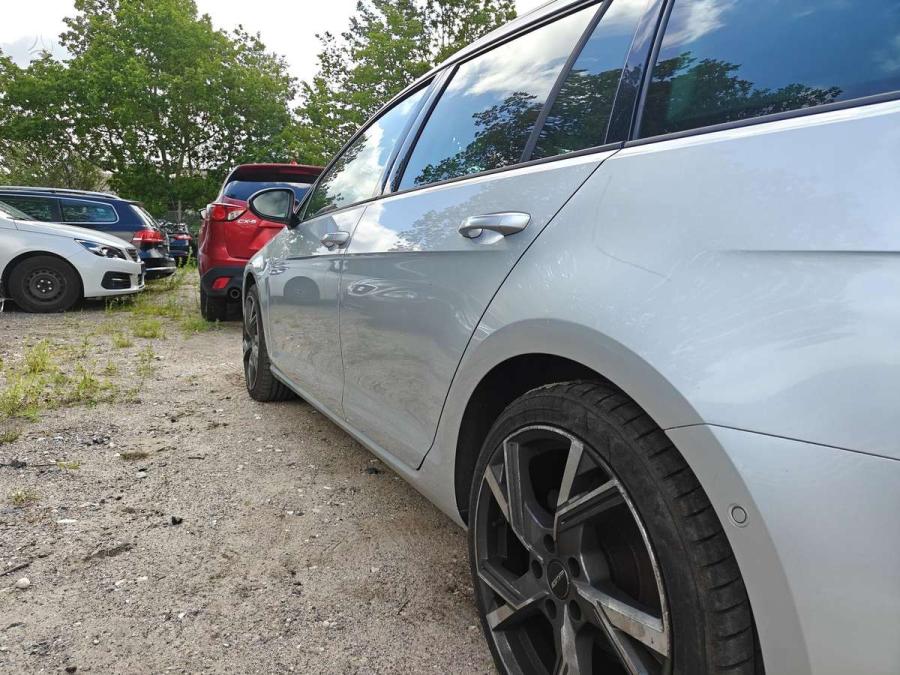 Pelēks Volkswagen Golf 2014 Viļņa, ar dzinēja tilpumu 1.60 L un nobraukumu 292 tūkst. km par 4300 €, foto 8 vietnē AUTOMOTO.COM.LV