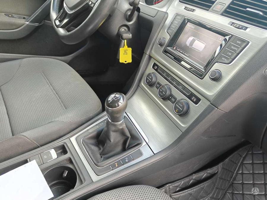 Pelēks Volkswagen Golf 2014 Viļņa, ar dzinēja tilpumu 1.60 L un nobraukumu 292 tūkst. km par 4300 €, foto 14 vietnē AUTOMOTO.COM.LV