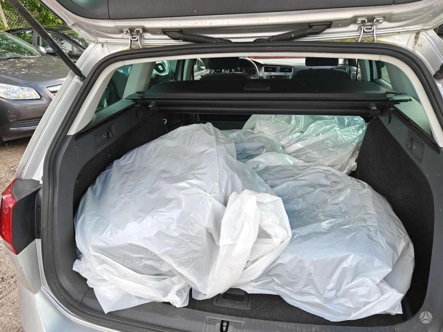 Pelēks Volkswagen Golf 2014 Viļņa, ar dzinēja tilpumu 1.60 L un nobraukumu 292 tūkst. km par 4300 €, foto 15 vietnē AUTOMOTO.COM.LV