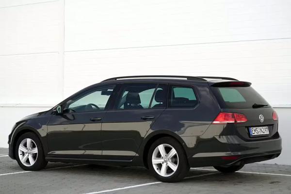 Pelēks Volkswagen Golf 2014 Rīga, ar dzinēja tilpumu 1.60 L un nobraukumu 165 tūkst. km par 7700 €, foto 4 vietnē AUTOMOTO.COM.LV