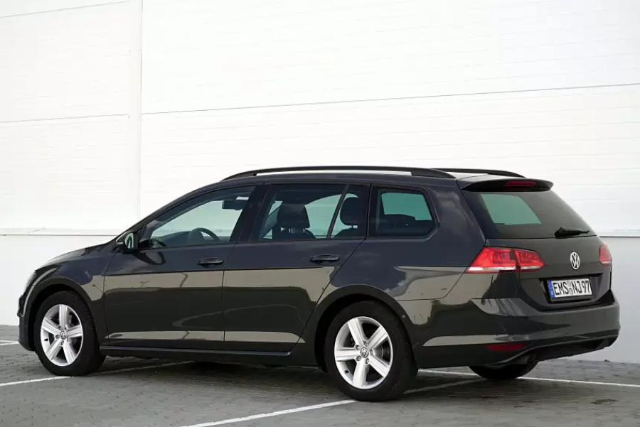 Pelēks Volkswagen Golf 2014 Rīga, ar dzinēja tilpumu 1.60 L un nobraukumu 165 tūkst. km par 7700 €, foto 5 vietnē AUTOMOTO.COM.LV