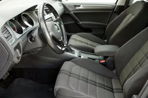 Pelēks Volkswagen Golf 2014 Rīga, ar dzinēja tilpumu 1.60 L un nobraukumu 165 tūkst. km par 7700 €, foto 10 vietnē AUTOMOTO.COM.LV