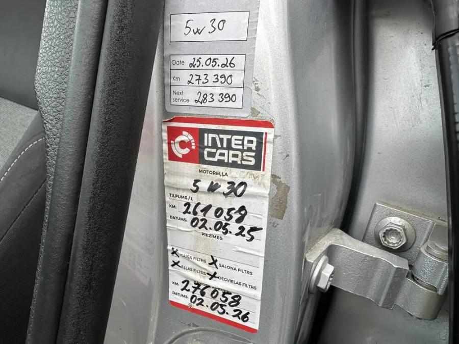 Grey Volkswagen Golf 2014 in Talsi, with an engine capacity of 1.60 L and mileage of 273 thousand km for 4400 €, photo 12 on AUTOMOTO.COM.LV