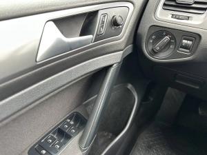Grey Volkswagen Golf 2014 in Talsi, with an engine capacity of 1.60 L and mileage of 273 thousand km for 4400 €, photo 15 on AUTOMOTO.COM.LV