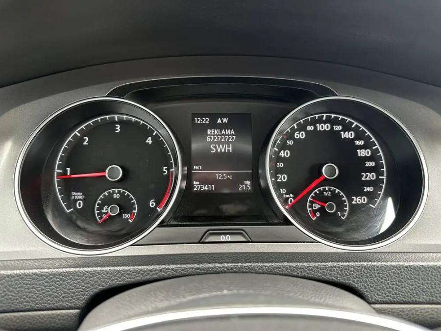 Grey Volkswagen Golf 2014 in Talsi, with an engine capacity of 1.60 L and mileage of 273 thousand km for 4400 €, photo 17 on AUTOMOTO.COM.LV