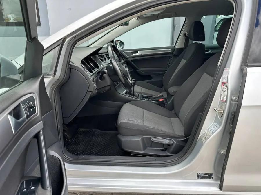 Grey Volkswagen Golf 2014 in Talsi, with an engine capacity of 1.60 L and mileage of 273 thousand km for 4400 €, photo 24 on AUTOMOTO.COM.LV