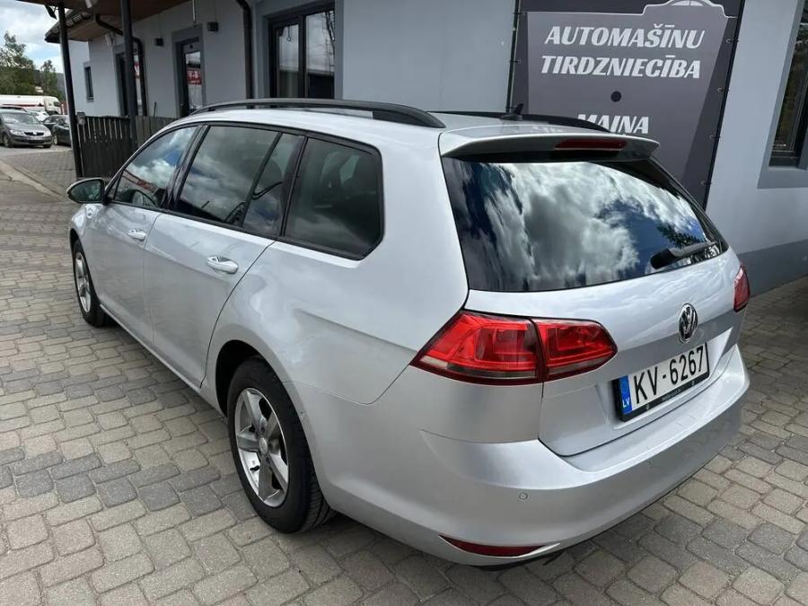 Grey Volkswagen Golf 2014 in Talsi, with an engine capacity of 1.60 L and mileage of 273 thousand km for 4400 €, photo 29 on AUTOMOTO.COM.LV