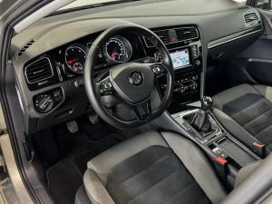 Pelēks Volkswagen Golf 2014 Jūrmala, ar dzinēja tilpumu 1.60 L un nobraukumu 226 tūkst. km par 7450 €, foto 16 vietnē AUTOMOTO.COM.LV