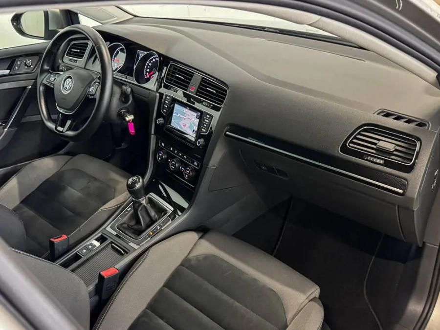 Pelēks Volkswagen Golf 2014 Jūrmala, ar dzinēja tilpumu 1.60 L un nobraukumu 226 tūkst. km par 7450 €, foto 18 vietnē AUTOMOTO.COM.LV