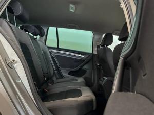 Pelēks Volkswagen Golf 2014 Jūrmala, ar dzinēja tilpumu 1.60 L un nobraukumu 226 tūkst. km par 7450 €, foto 23 vietnē AUTOMOTO.COM.LV