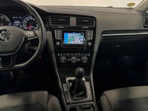 Pelēks Volkswagen Golf 2014 Jūrmala, ar dzinēja tilpumu 1.60 L un nobraukumu 226 tūkst. km par 7450 €, foto 27 vietnē AUTOMOTO.COM.LV