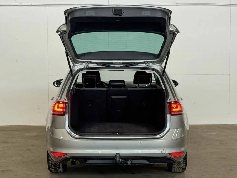 Pelēks Volkswagen Golf 2014 Jūrmala, ar dzinēja tilpumu 1.60 L un nobraukumu 226 tūkst. km par 7450 €, foto 42 vietnē AUTOMOTO.COM.LV