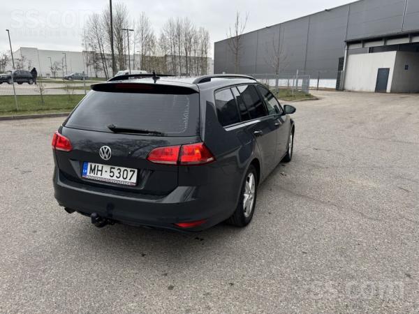 Grey Volkswagen Golf 2014 in Riga, with an engine capacity of 1.60 L and mileage of 294 thousand km for 4550 €, photo 5 on AUTOMOTO.COM.LV