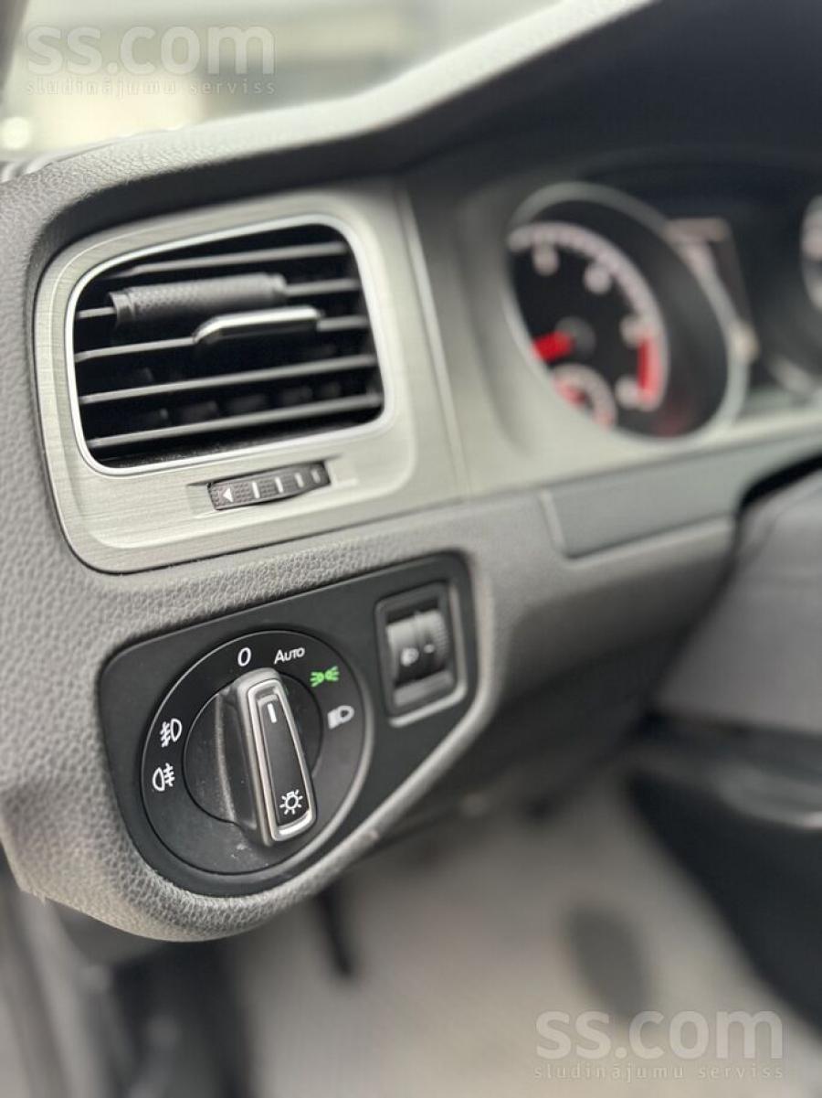 Pelēks Volkswagen Golf 2014 Rīga, ar dzinēja tilpumu 1.60 L un nobraukumu 294 tūkst. km par 4550 €, foto 19 vietnē AUTOMOTO.COM.LV