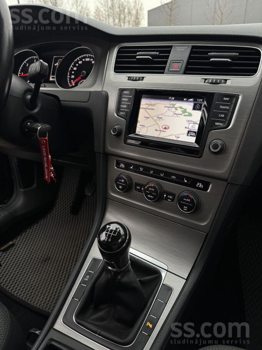 Pelēks Volkswagen Golf 2014 Rīga, ar dzinēja tilpumu 1.60 L un nobraukumu 294 tūkst. km par 4550 €, foto 25 vietnē AUTOMOTO.COM.LV