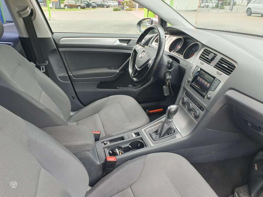 Grey Volkswagen Golf 2014 in Kaunas, with an engine capacity of 1.60 L and mileage of 335 thousand km for 5600 €, photo 10 on AUTOMOTO.COM.LV