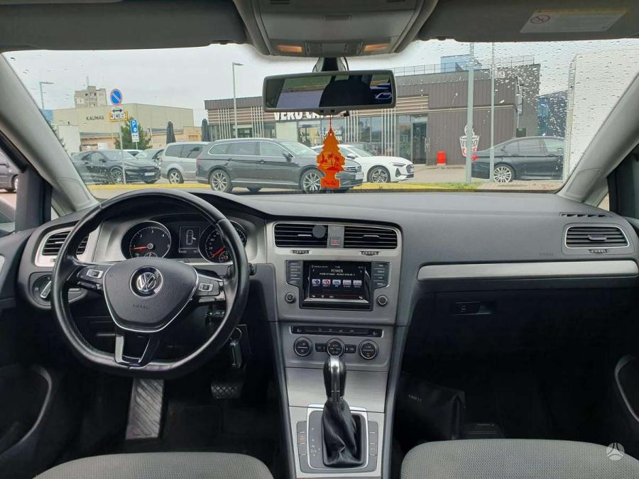 Grey Volkswagen Golf 2014 in Kaunas, with an engine capacity of 1.60 L and mileage of 335 thousand km for 5600 €, photo 11 on AUTOMOTO.COM.LV