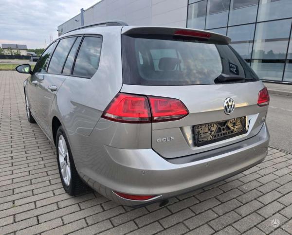 Grey Volkswagen Golf 2014 in Panevezys, with an engine capacity of 1.60 L and mileage of 193 thousand km for 4999 €, photo 3 on AUTOMOTO.COM.LV